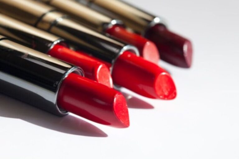9 The Most Popular Classic Red Lipsticks - Chanel - Maybelline - Stila Stay