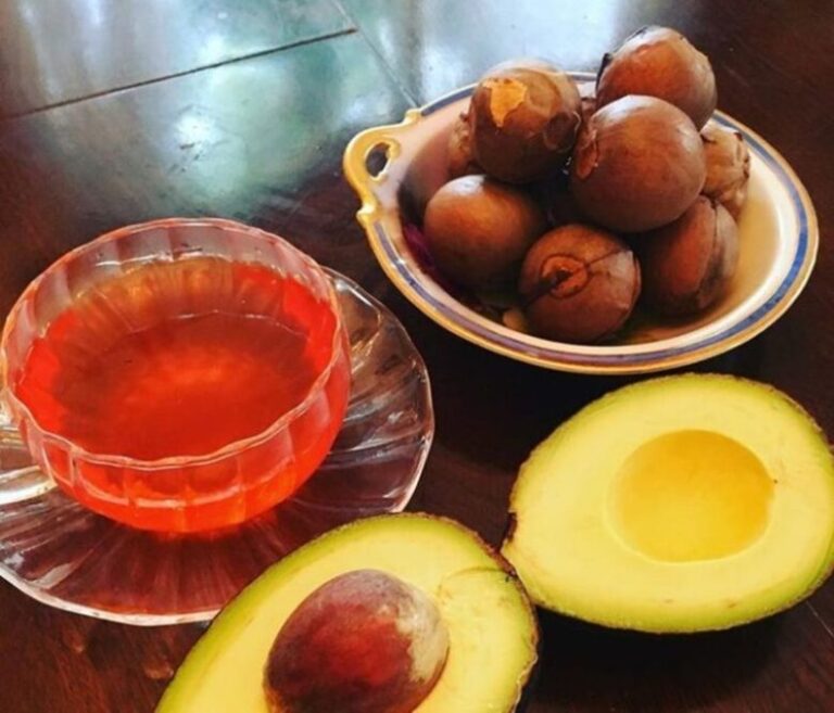 16 Ways You Can Use Avocado - Avocado tea - Avocado brownies - Eggs