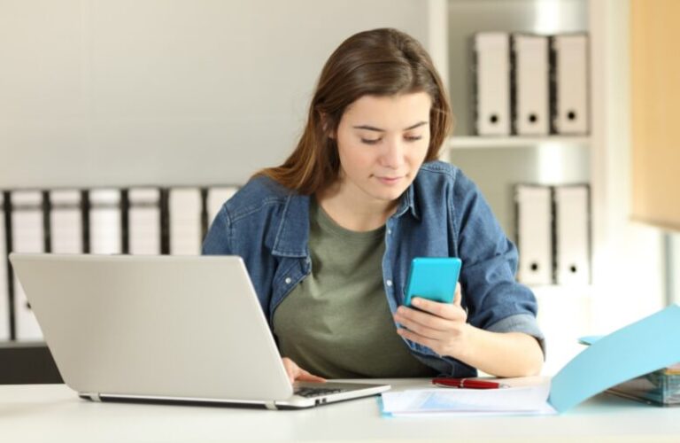 How To Fight Off Office Distractions - Demotix.com