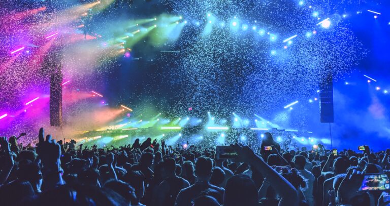 7 New Immersive Trends Rocking Concerts Across The World - DemotiX