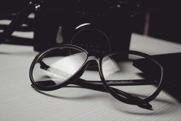 Glasses as Accessories: A Buying Guide - Demotix.com