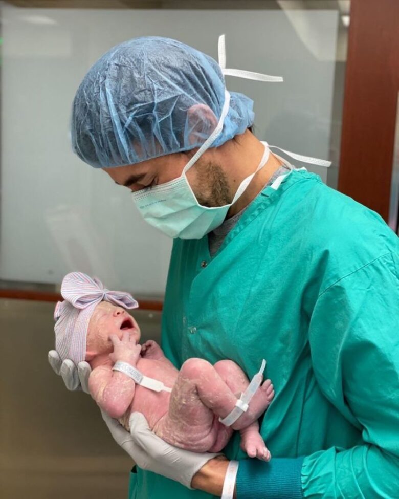 Photo of Enrique Iglesias’s Baby Gets 885,000 Likes in 1 Hour - Demotix.com