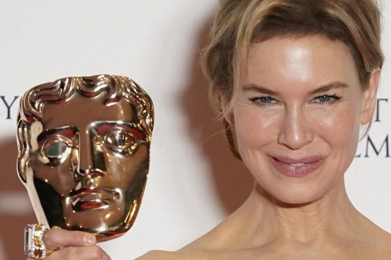 Renee Zellweger: Tears, Satin and Weird Grimaces - Demotix.com