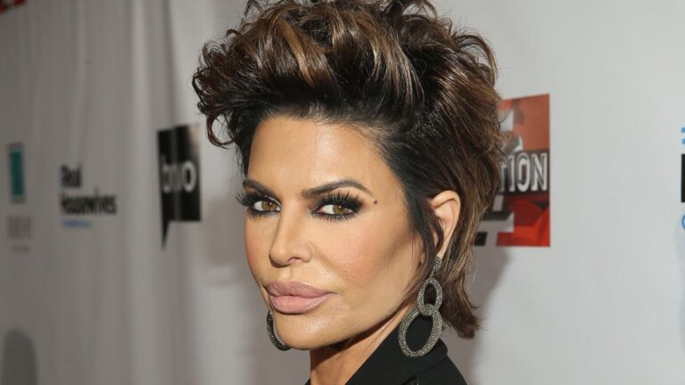 Lisa Rinna's Plastic Surgery Is Even More Visible Without Makeup ...