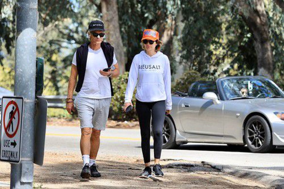 Lisa Rinna's Plastic Surgery Is Even More Visible Without Makeup ...