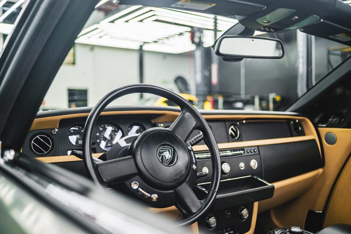 8 Cars Throughout the Years That Had the Best Interiors - Demotix.com