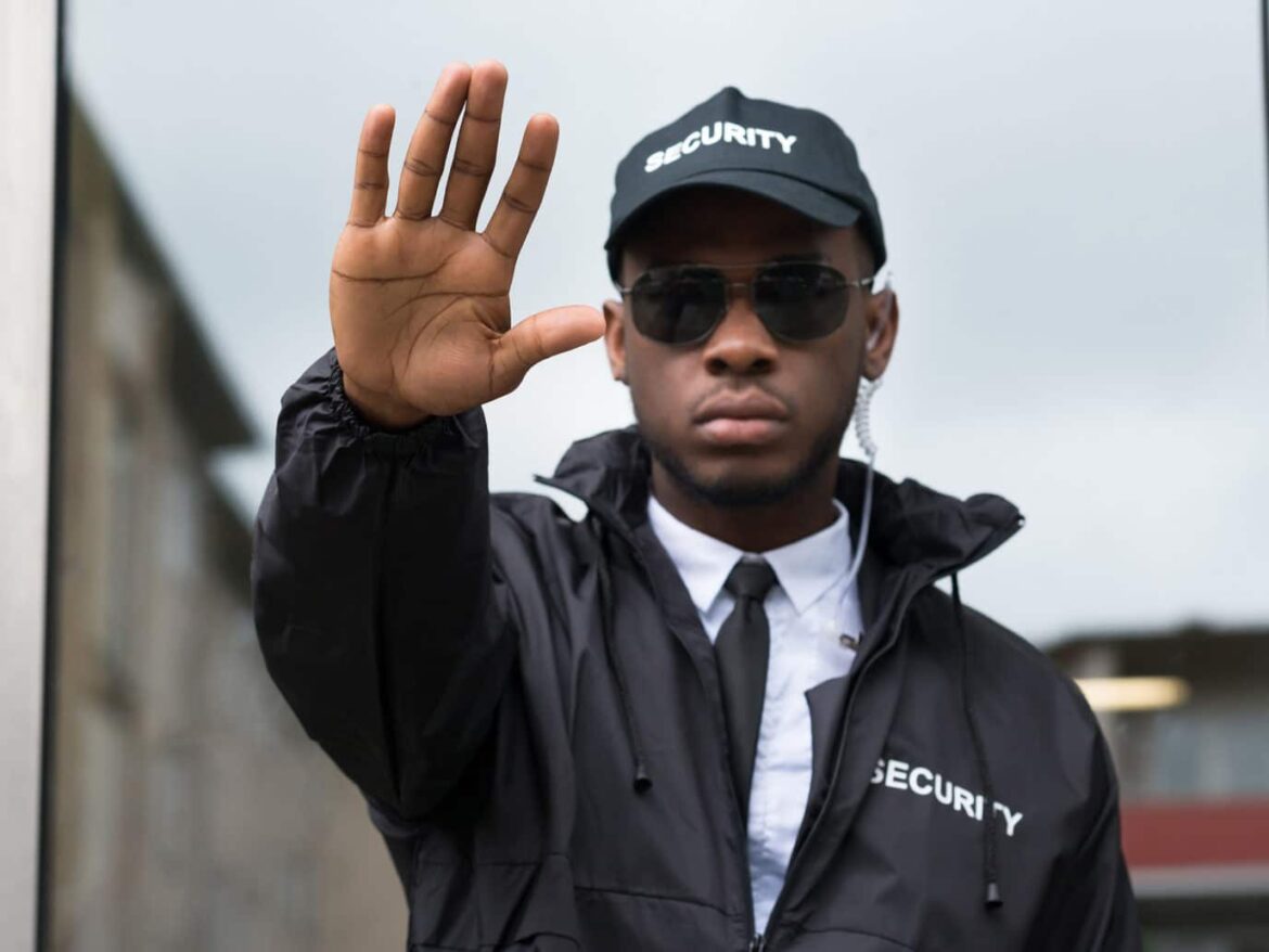 10 Benefits of Hiring a Security Guard Company For Your Business - 2024 ...