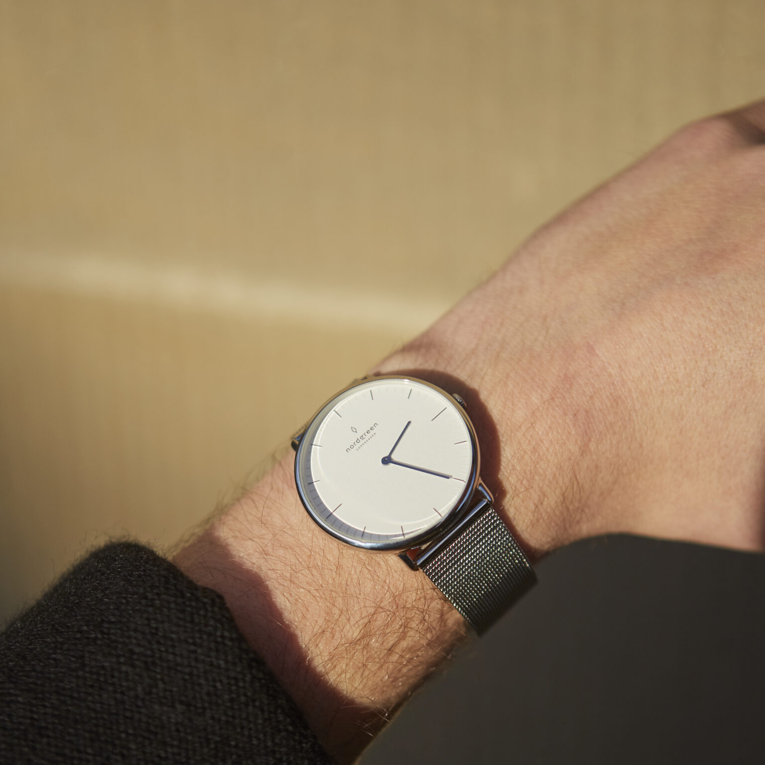 Minimalist Must-Haves: Ultra-Slim Watches for The Minimalist Gentlemen ...