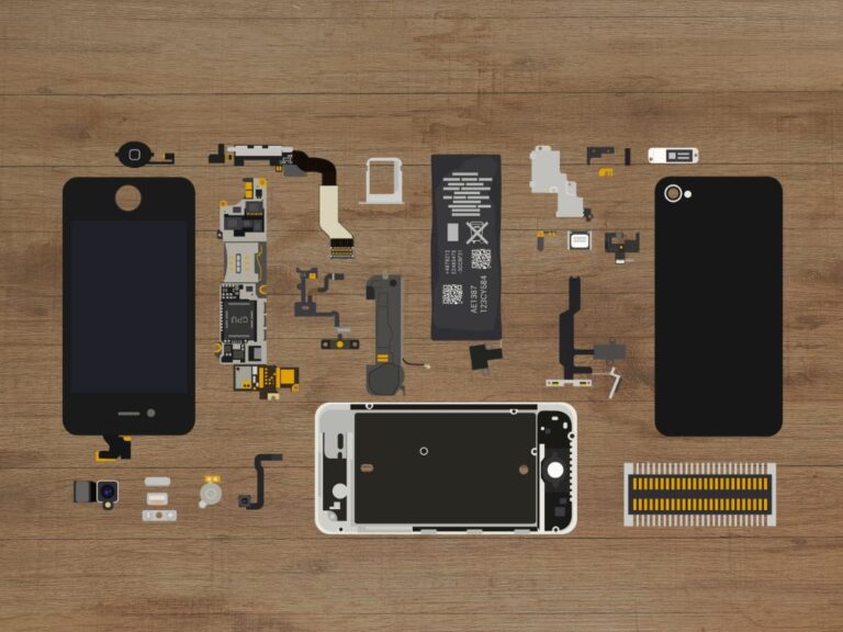 The Ultimate Guide to Cell Phone Repair - Demotix.com